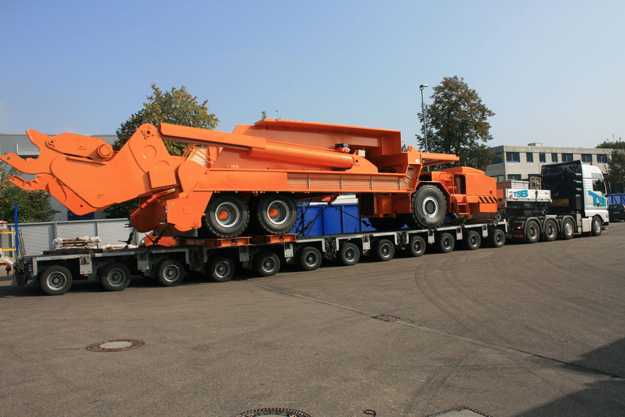 4 slag transporters from Ulm to Antwerp – Transportas